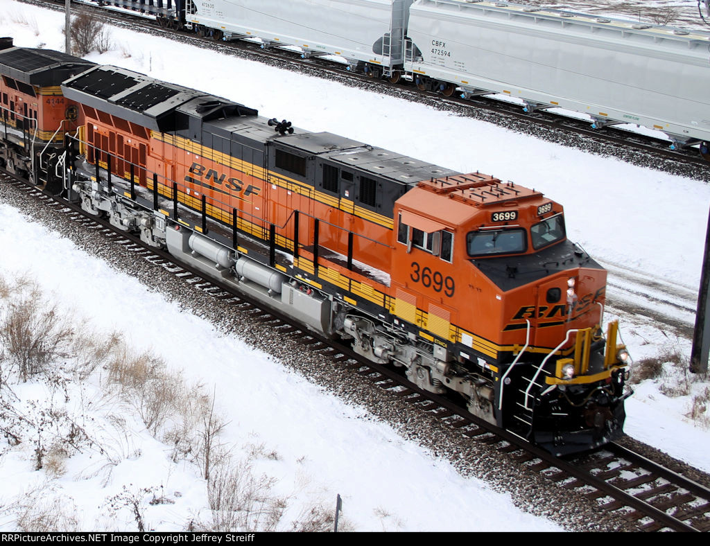 BNSF 3699